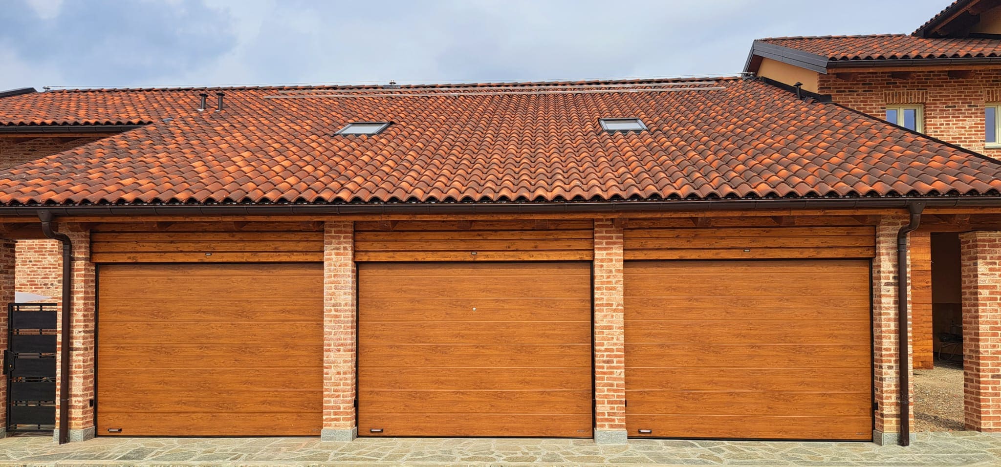 PORTONE SEZIONALE A CHIERI - installazione Doorhan Italia
